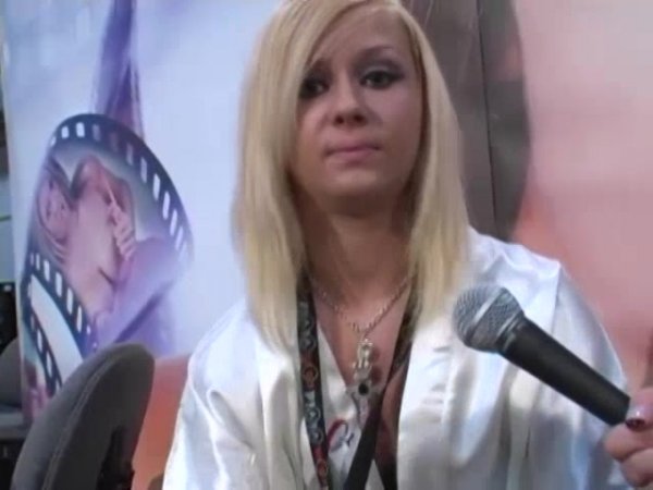 2007 Avn Interview Aaralyn Barra By National Interviews Hotmovies